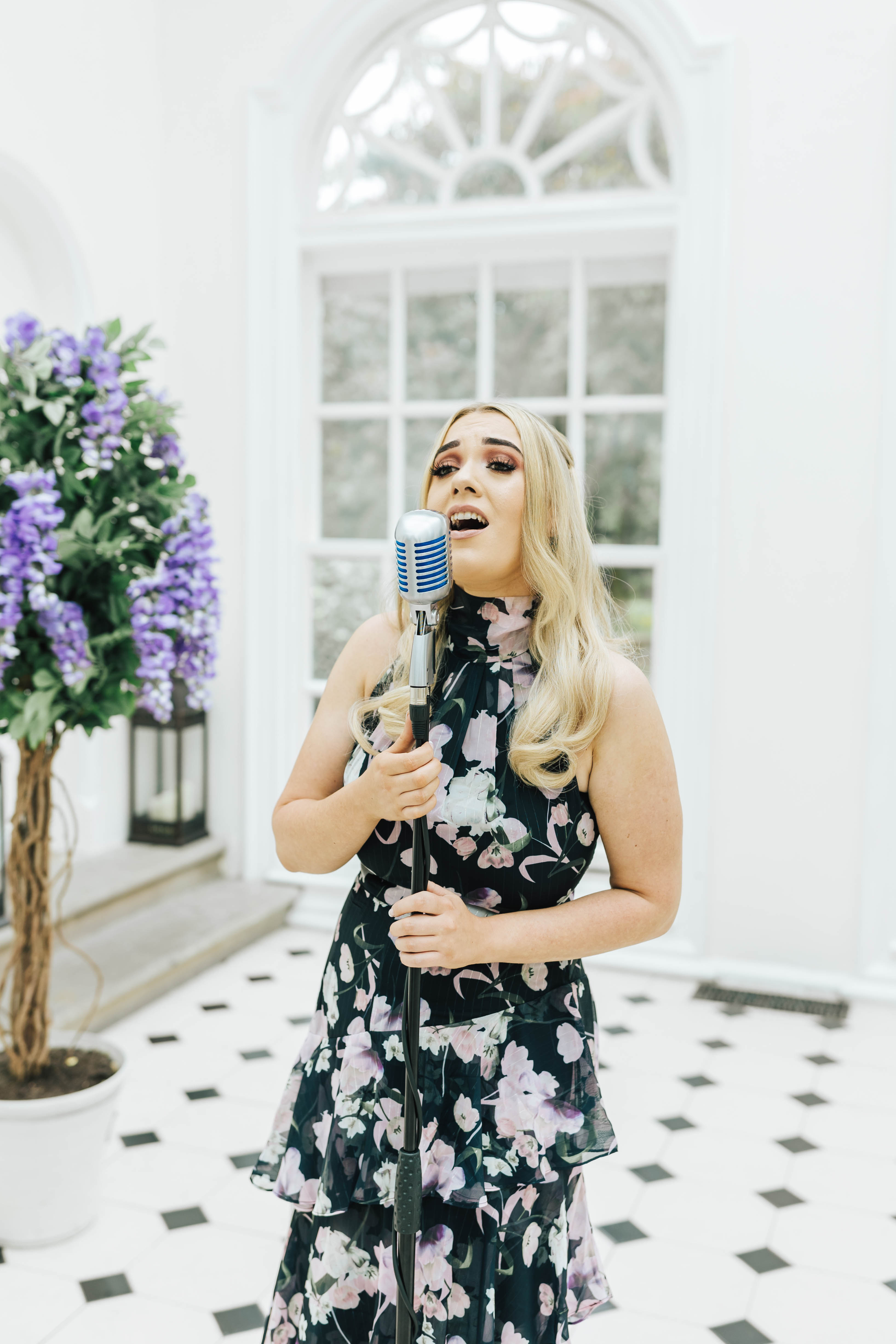 LISTEN - Chelsea Nolan Wedding Singer