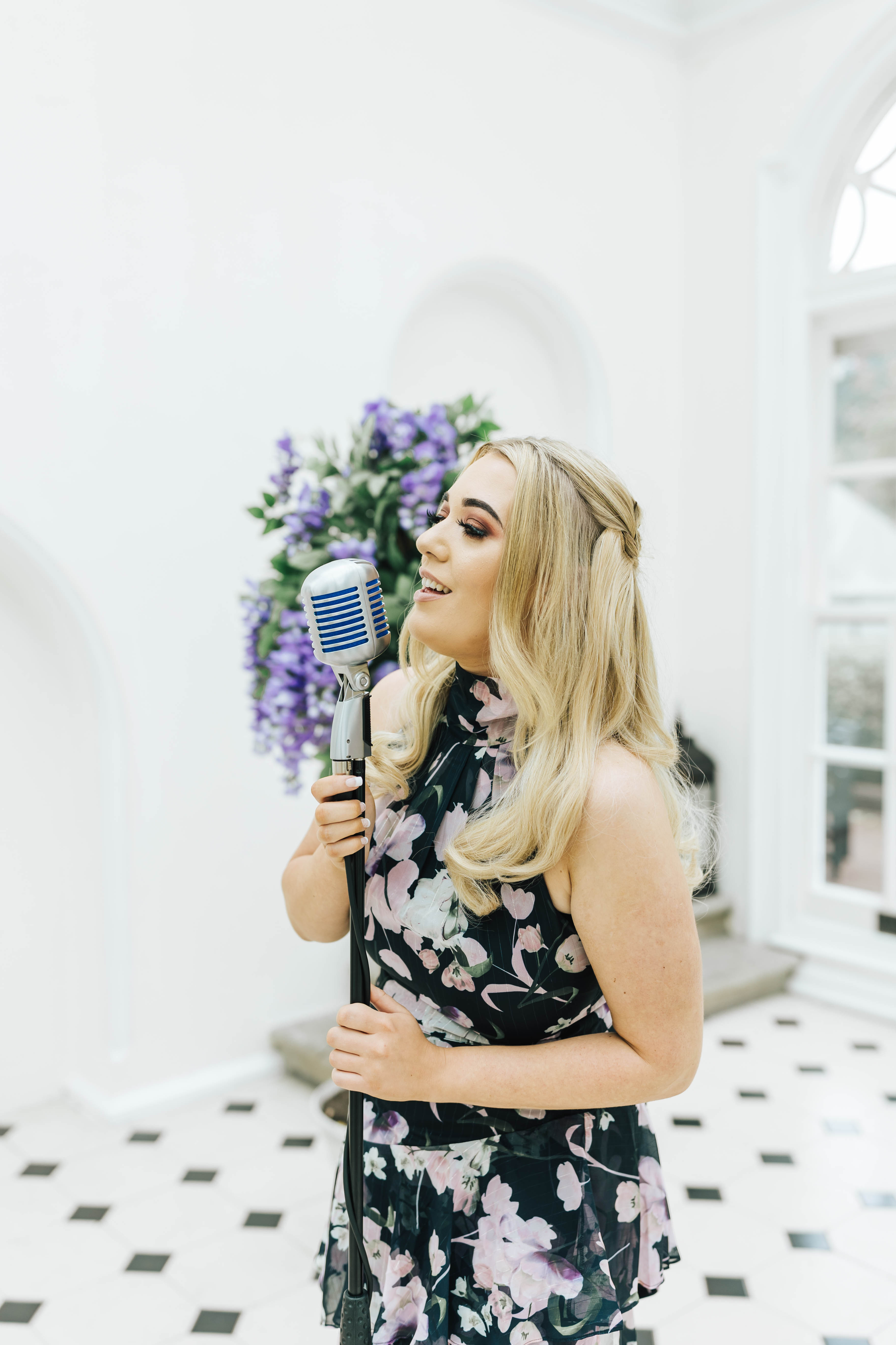 LISTEN - Chelsea Nolan Wedding Singer