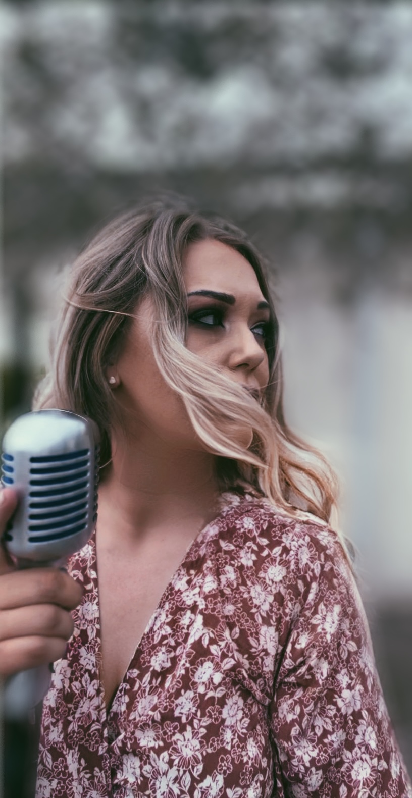 LISTEN - Chelsea Nolan Wedding Singer